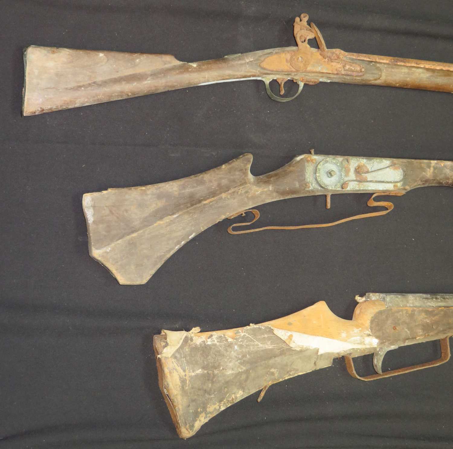 Lot 155 - â“Œ A FLINTLOCK TRADE GUN AND TWO THEATRICAL