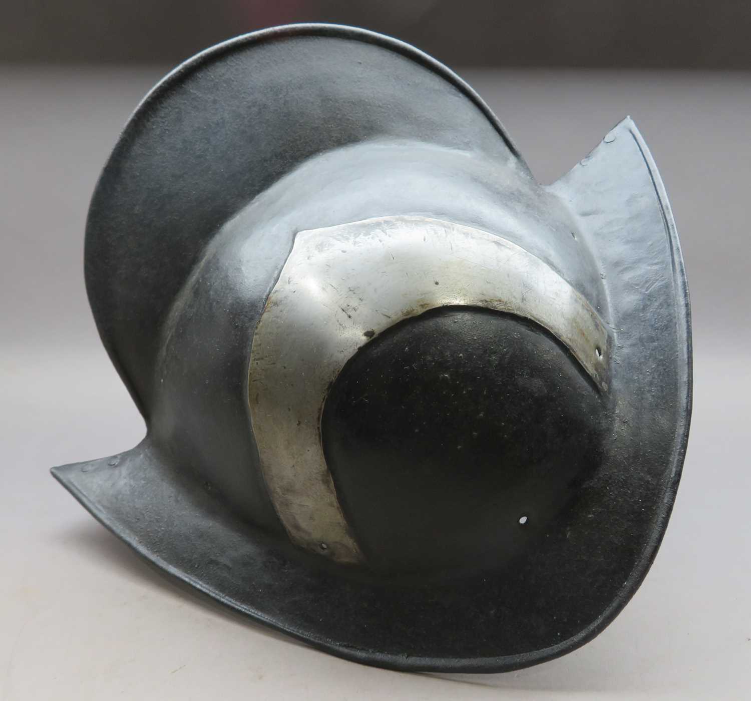 Lot 338 - A 'BLACK AND WHITE' COMB MORION IN GERMAN