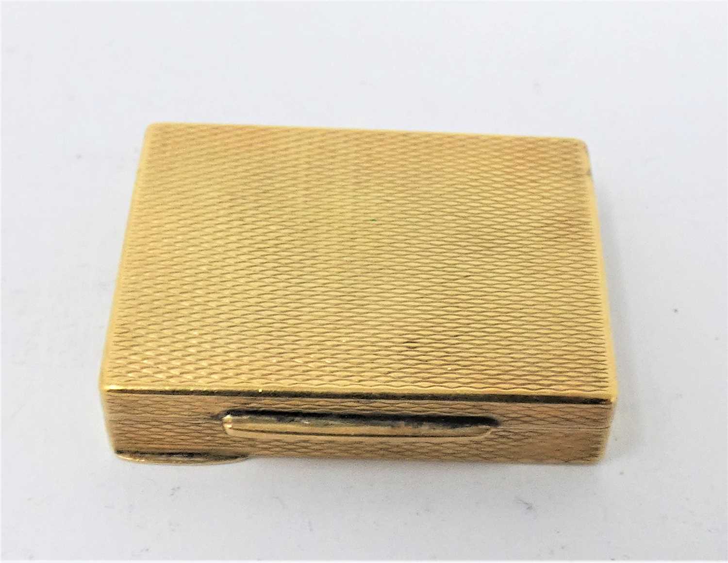 Lot 543 - AN AUSTRIAN GOLD PILL BOX