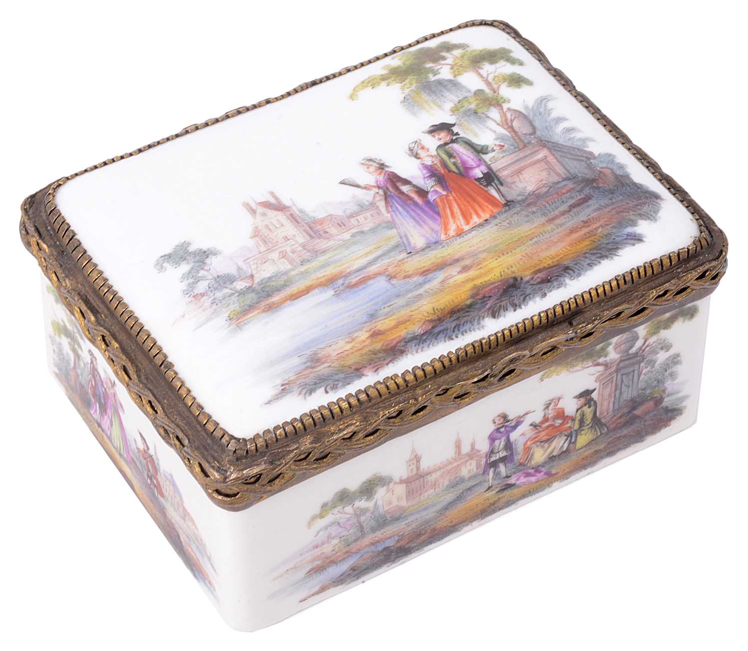 Lot 600 - A GERMAN PORCELAIN SNUFF BOX