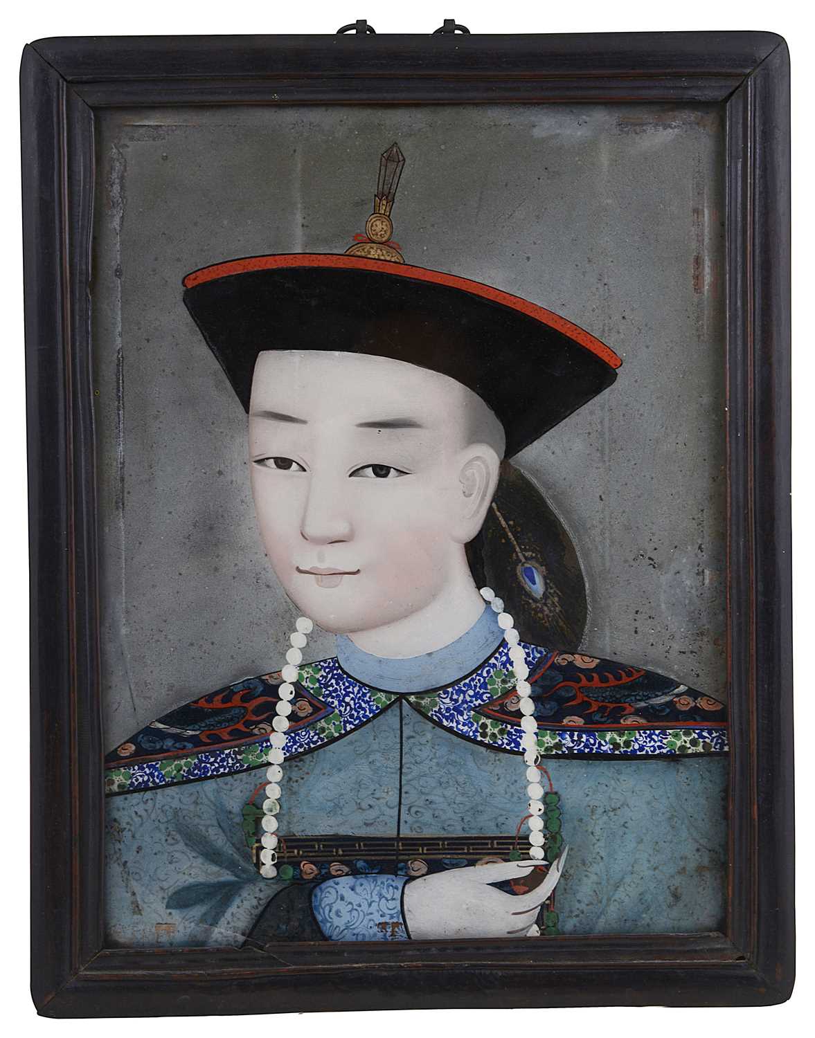 Lot 39 - A CHINESE REVERSE GLASS PAINTING OF A