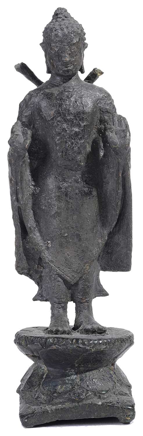 Lot 95 - A MON-DVARAVATI BRONZE FIGURE OF BUDDHA