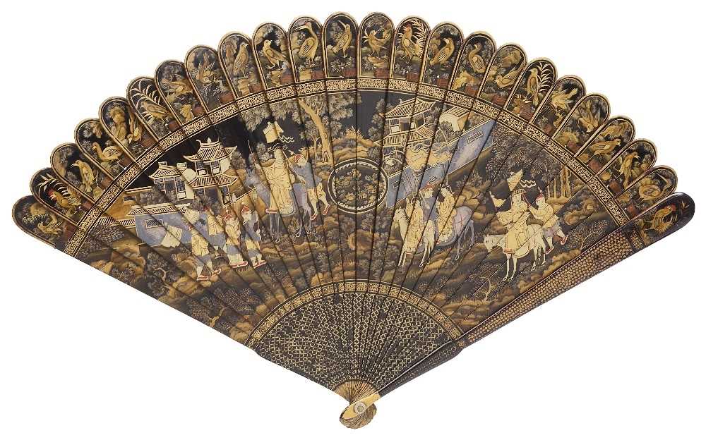 Lot 36 - A CHINESE BLACK LACQUER BRISE FAN
