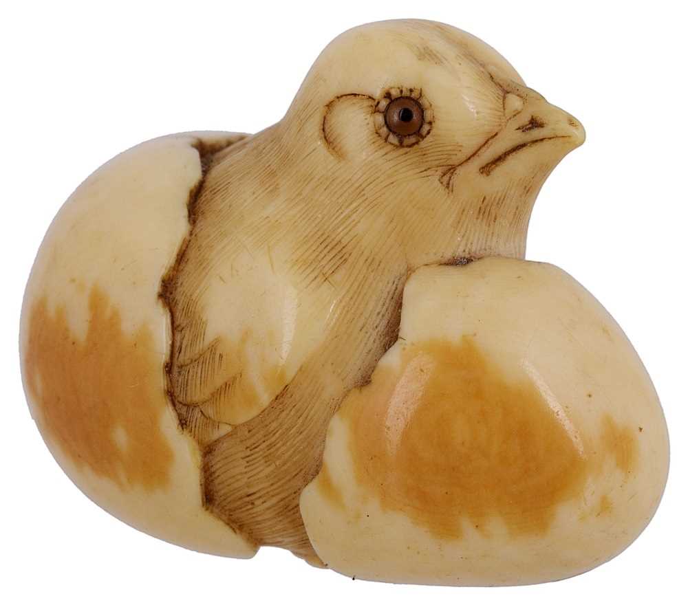 Lot 39 - ~A JAPANESE IVORY NETSUKE