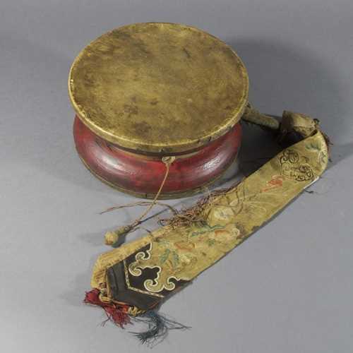 Lot 67 - A RITUAL DRUM (Damaru)