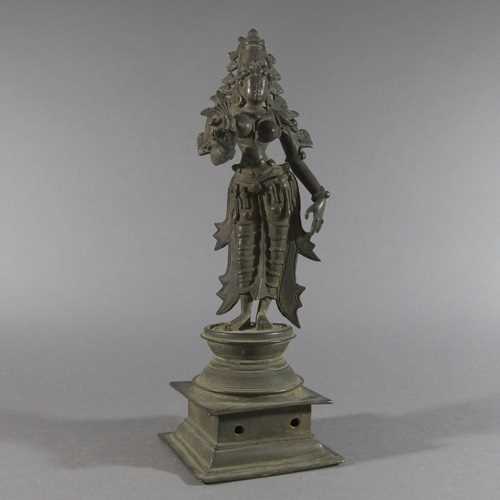 Lot 112 - A BRONZE FIGURE OF BHU DEVI