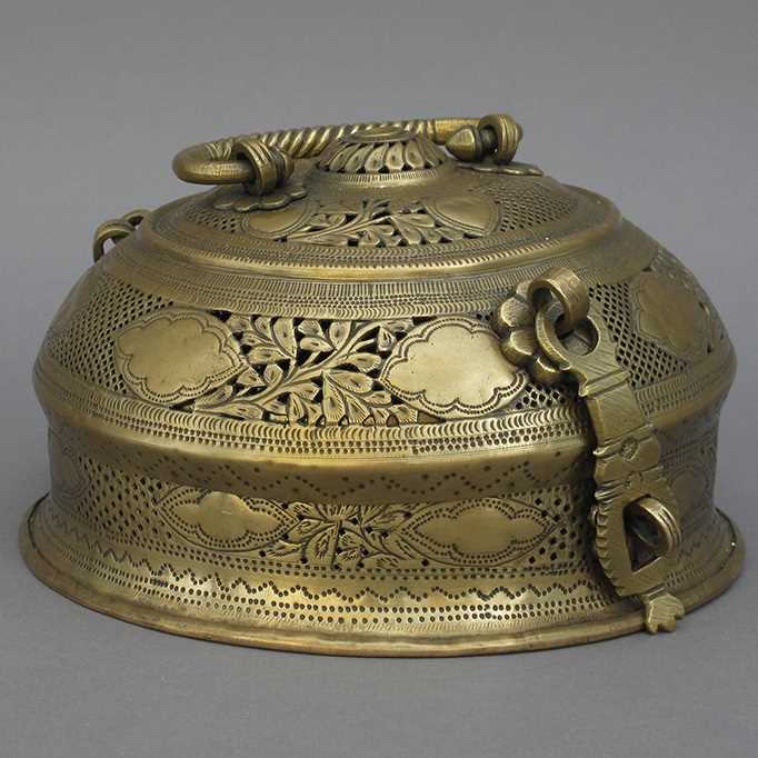 Lot 278 - TWO ITEMS OF INDIAN METALWORK