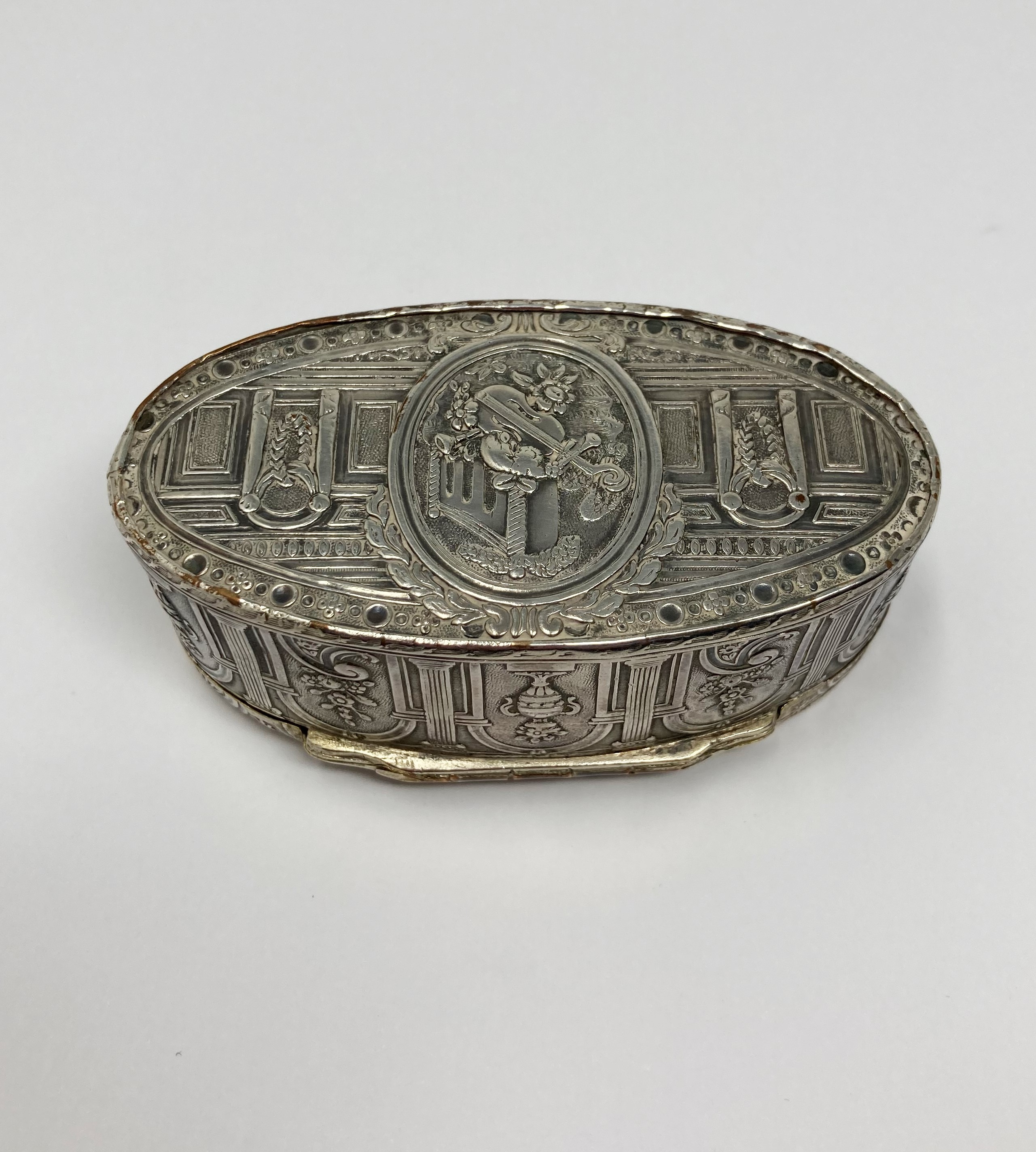 Lot 248 - A FRENCH SILVERED COPPER SNUFF BOX, PARIS,