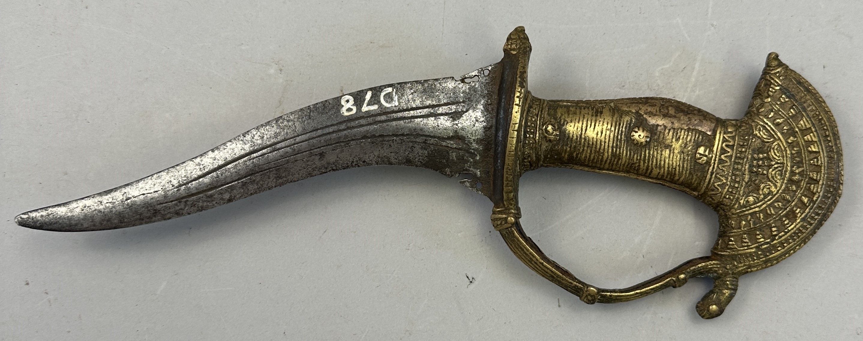 Lot 538 - A SOUTH INDIAN DAGGER (KHANJARLI), 18TH/19TH