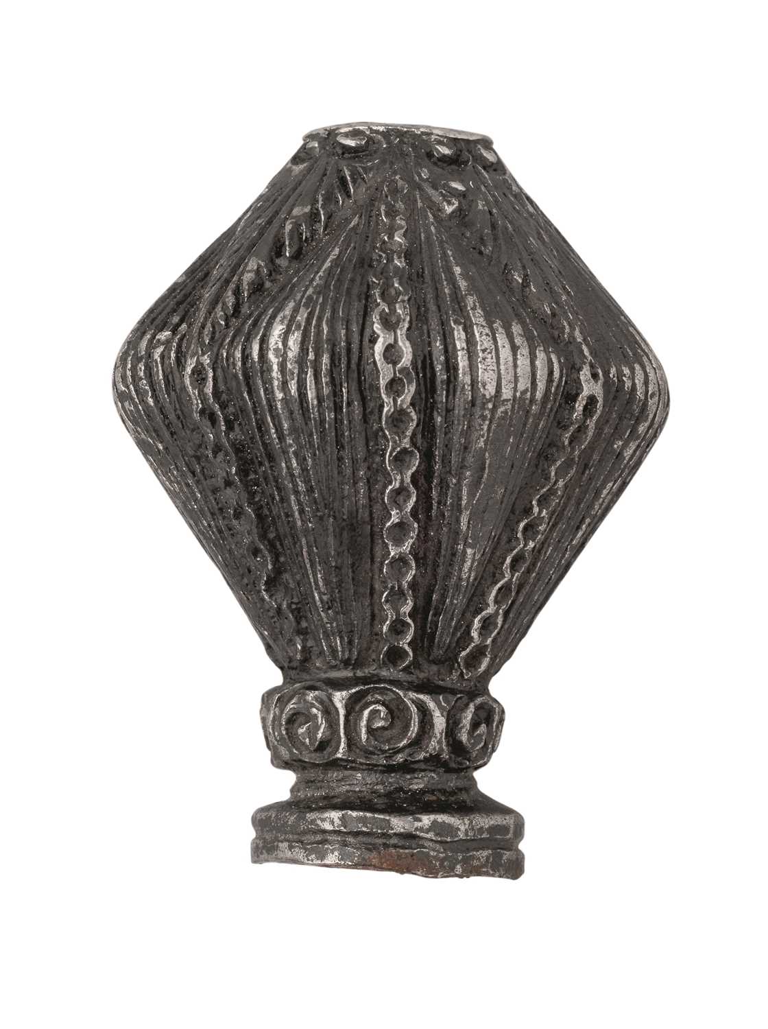 Lot 201 - A DETACHED POMMEL FROM A RAPIER, LATE