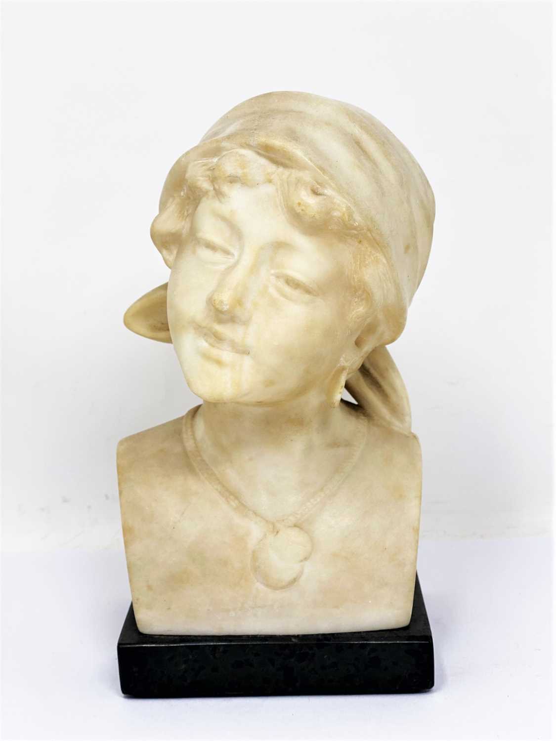 Lot 530 - AN ART NOUVEAU ALABASTER BUST OF A YOUNG