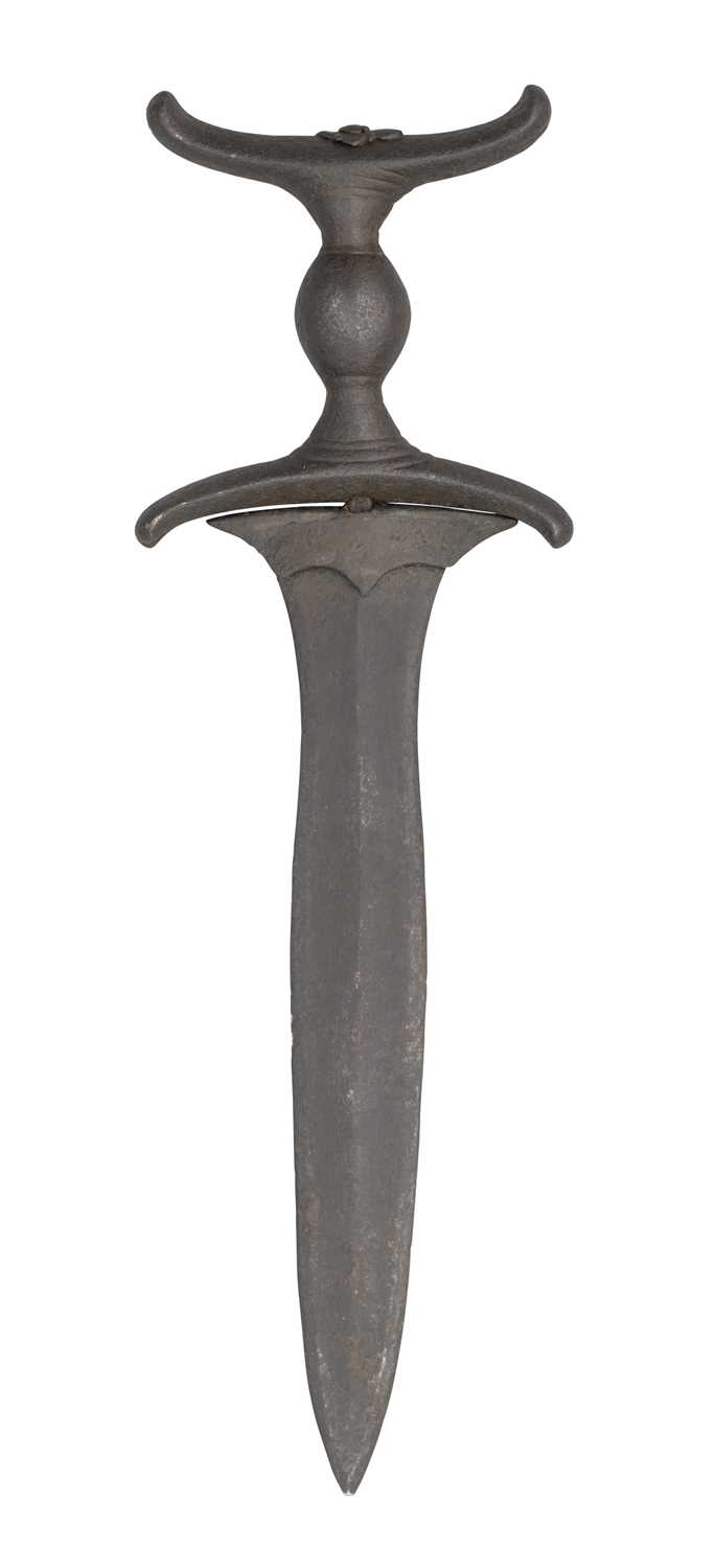 Lot 26 - A SOUTH INDIAN DAGGER (JAMADHAR KATAR),
