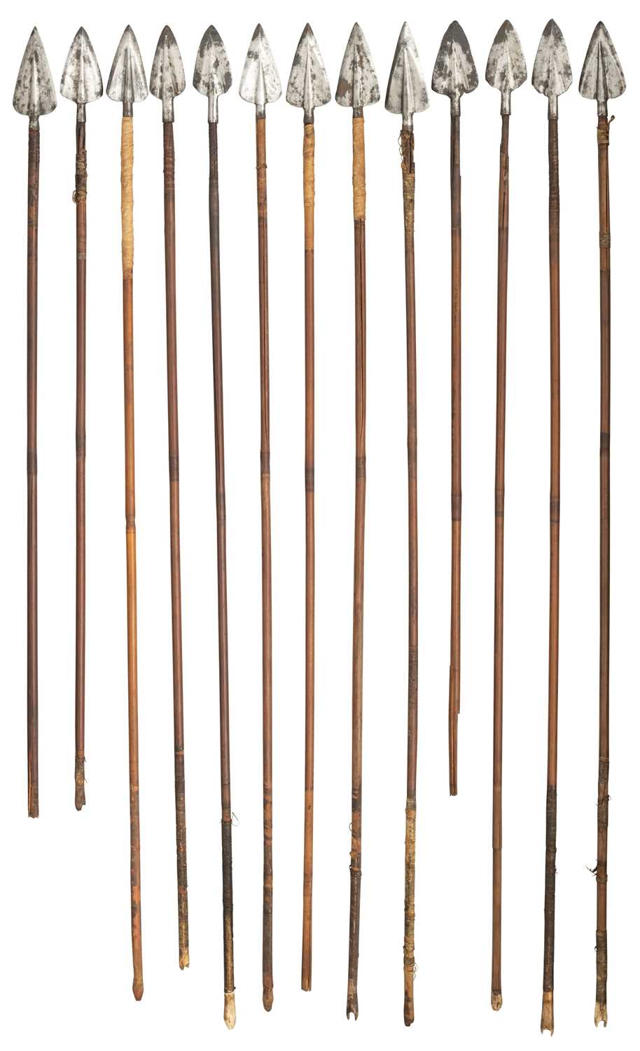 Lot 82 - THIRTEEN SOUTH INDIAN ARROWS, 17TH/18TH
