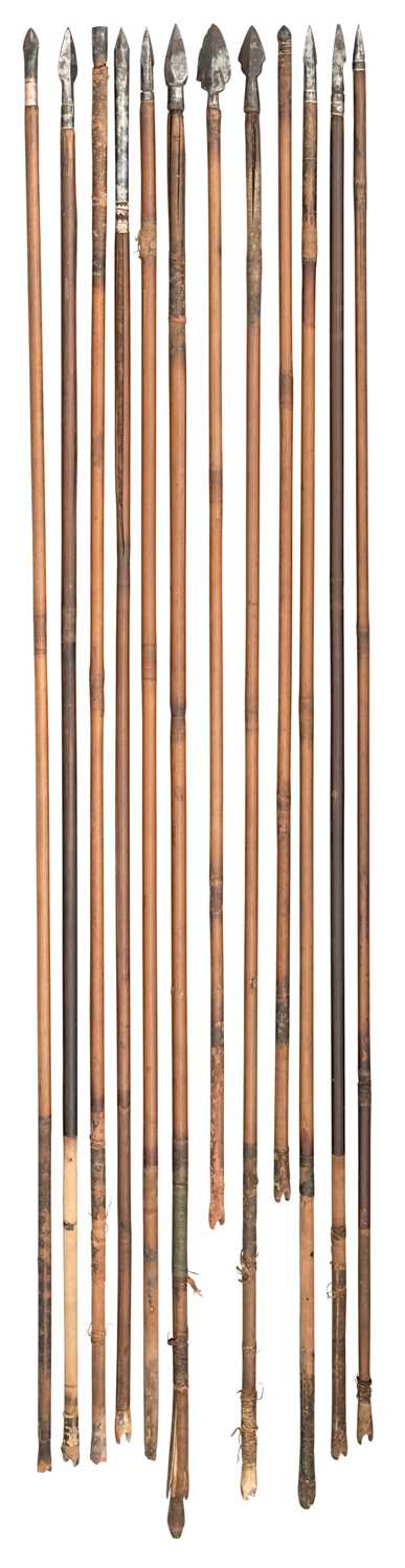 Lot 173 - TWELVE INDIAN ARROWS, 18TH/19TH CENTURY