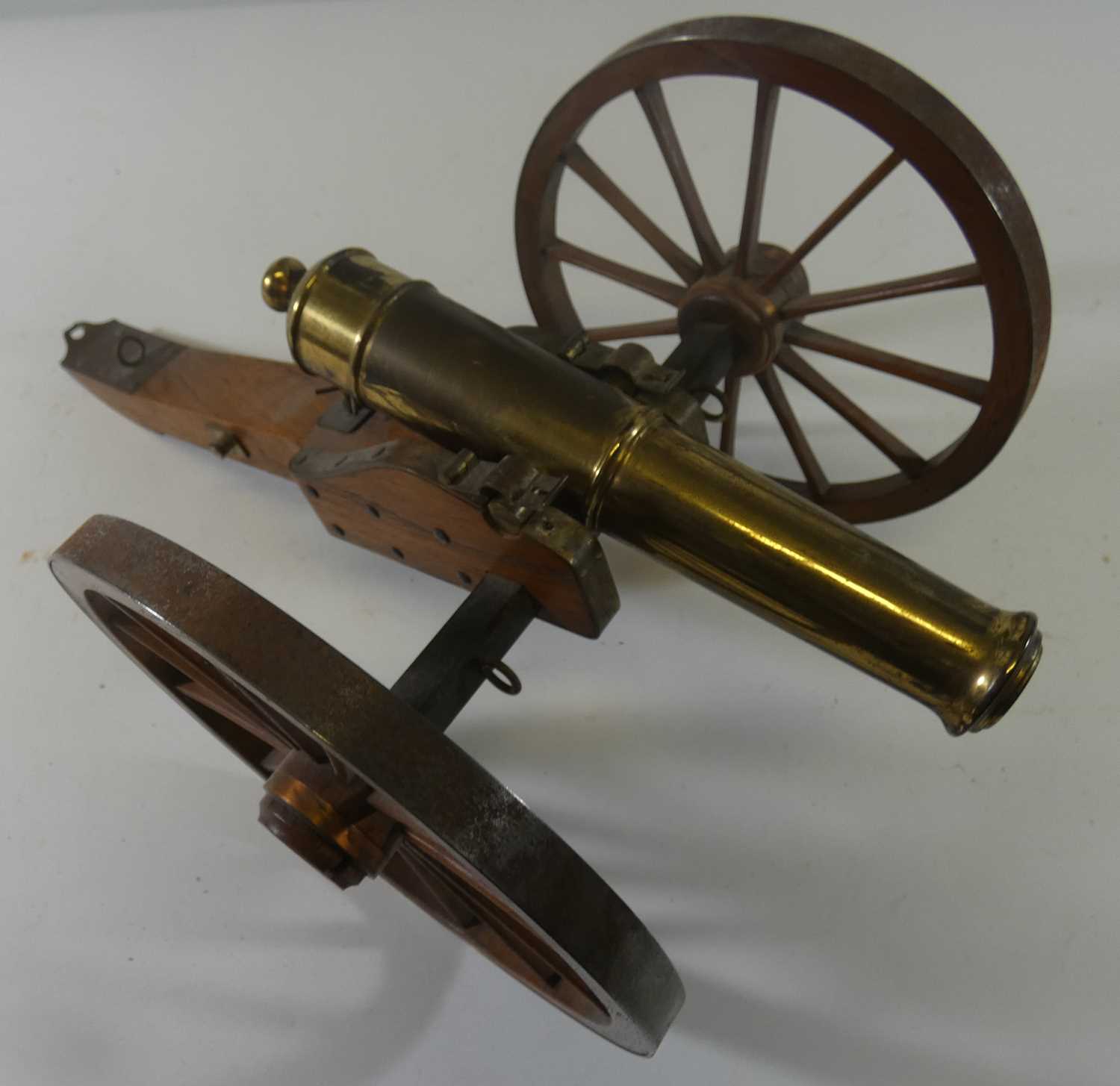 Lot 419 - A BRONZE MODEL NAVAL CANNON IN 18TH CENTURY