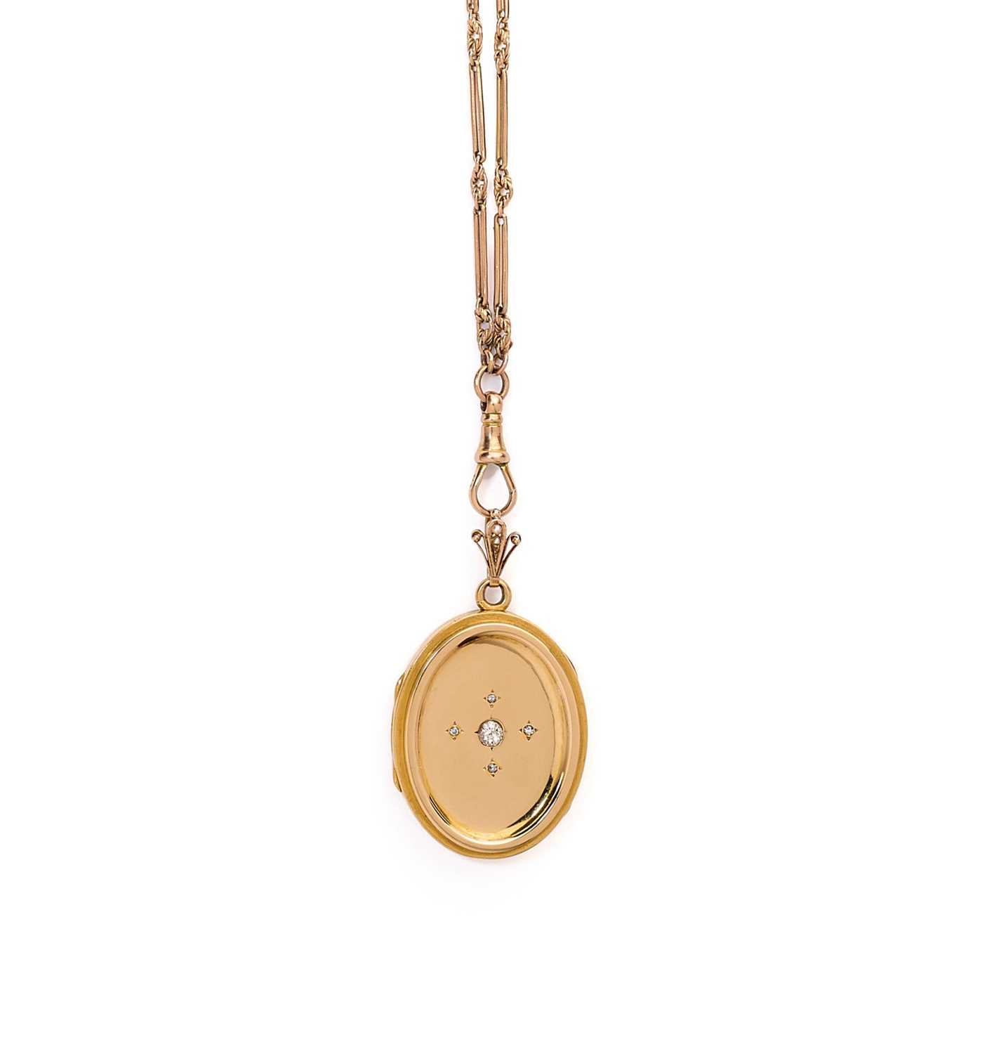 Lot 495 - GOLD LONG CHAIN AND DIAMOND LOCKET, 1890s