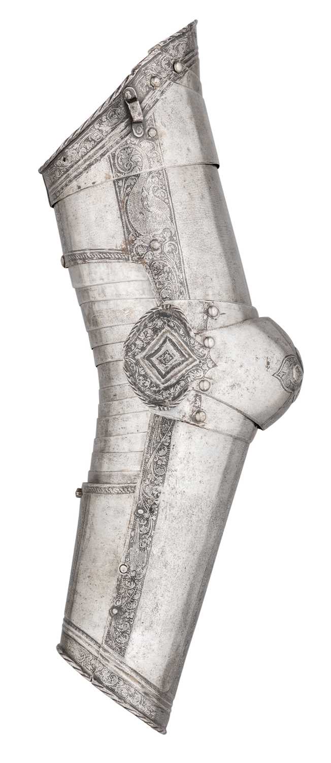 Lot 296 - A FINE NORTH GERMAN VAMBRACE FOR THE LEFT