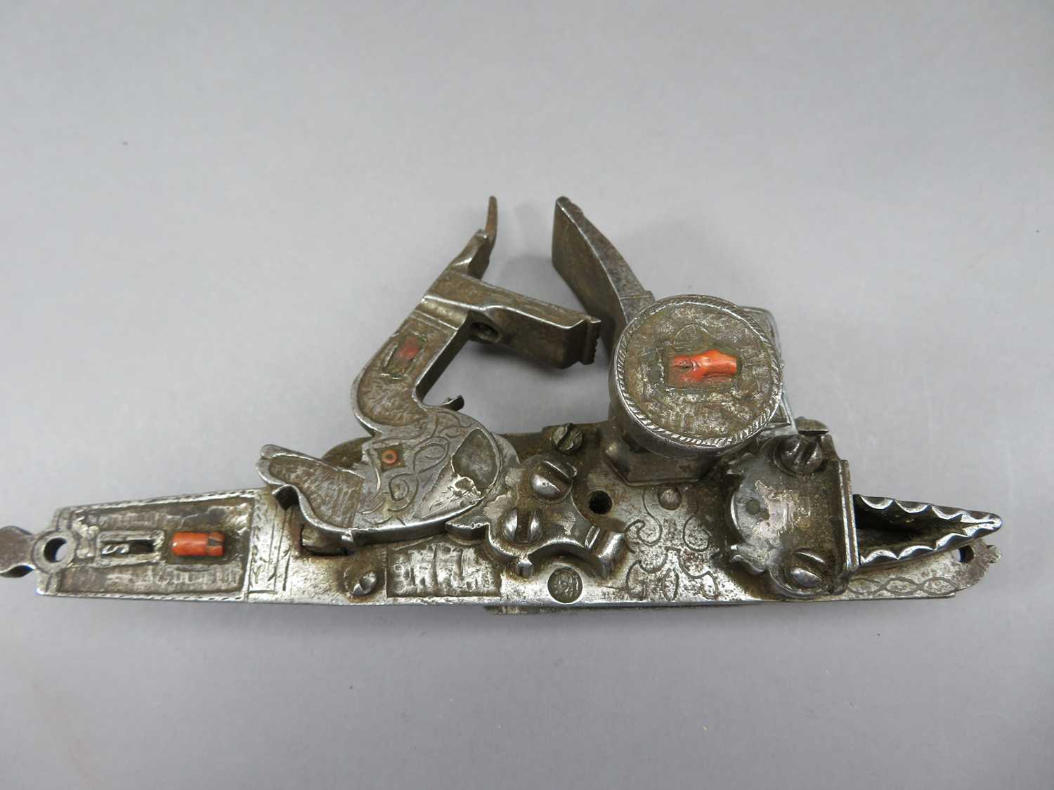 Lot 333 - ËœTHREE NORTH AFRICAN DETACHED SNAPHAUNCE