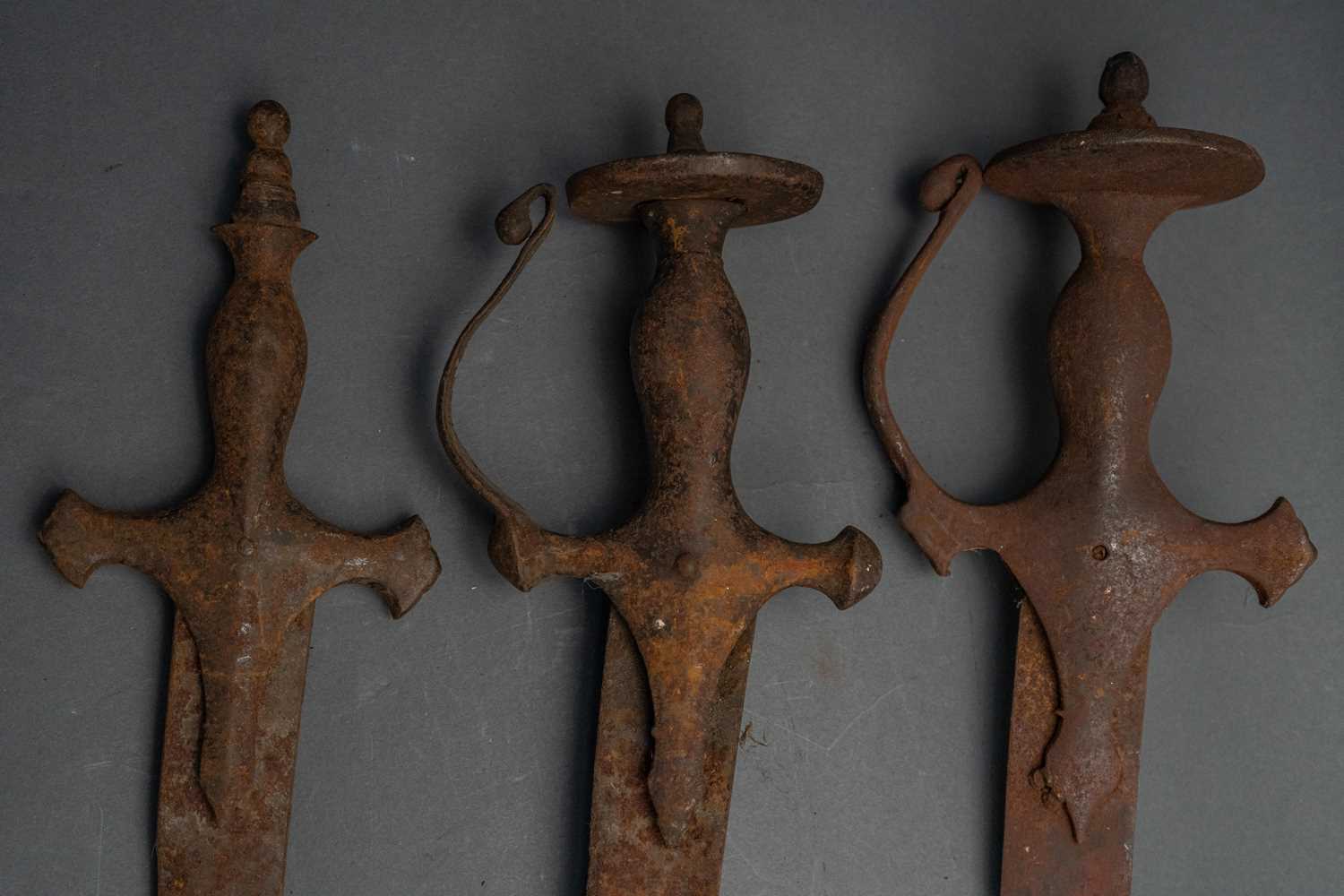 Lot 32 - THREE INDIAN SWORDS (TALWAR), 18TH/19TH