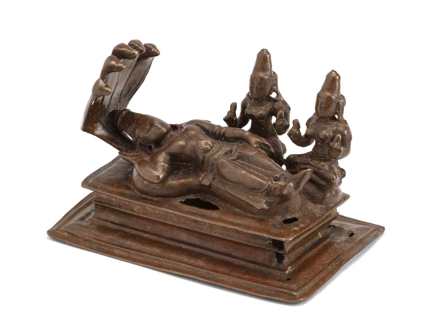 Lot 95 - A BRONZE FIGURE OF VISHNU RECLINING ON