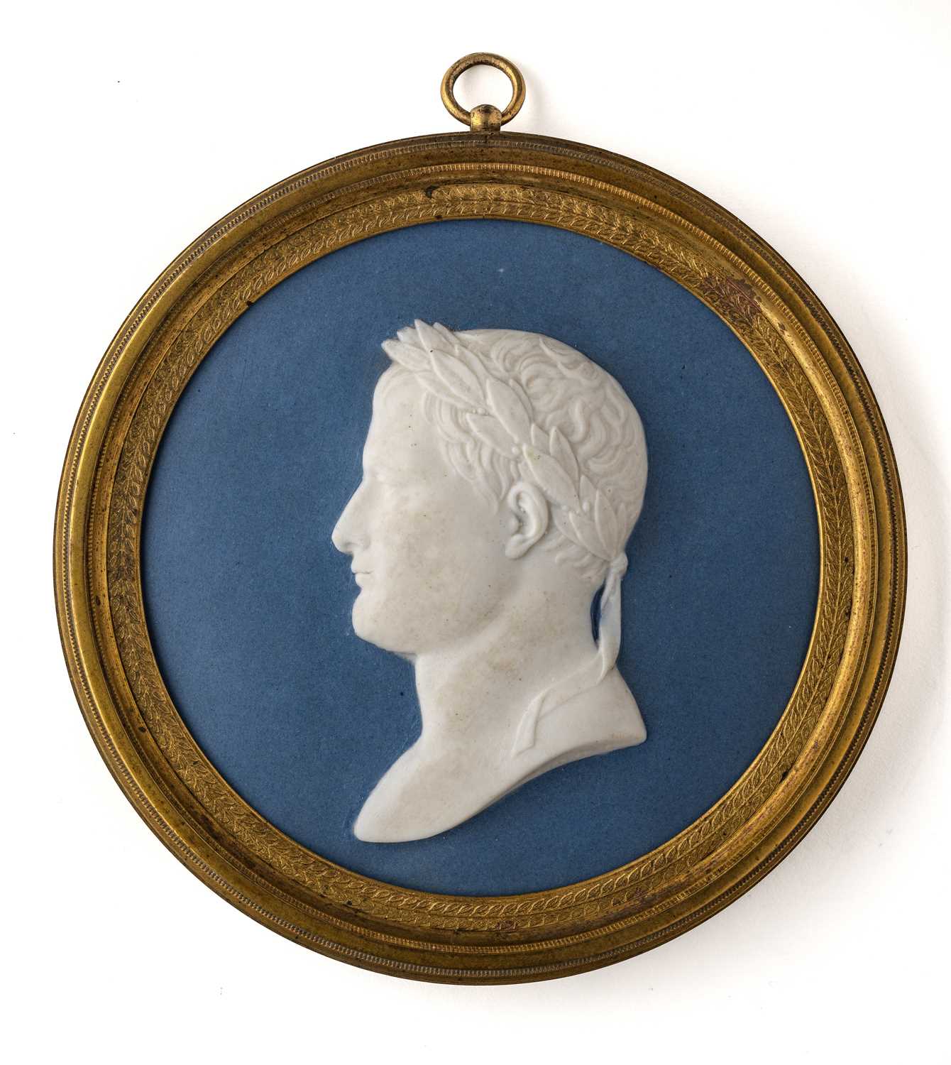 Lot 269 - A SEVRES BISCUIT PORTRAIT MEDALLION OF