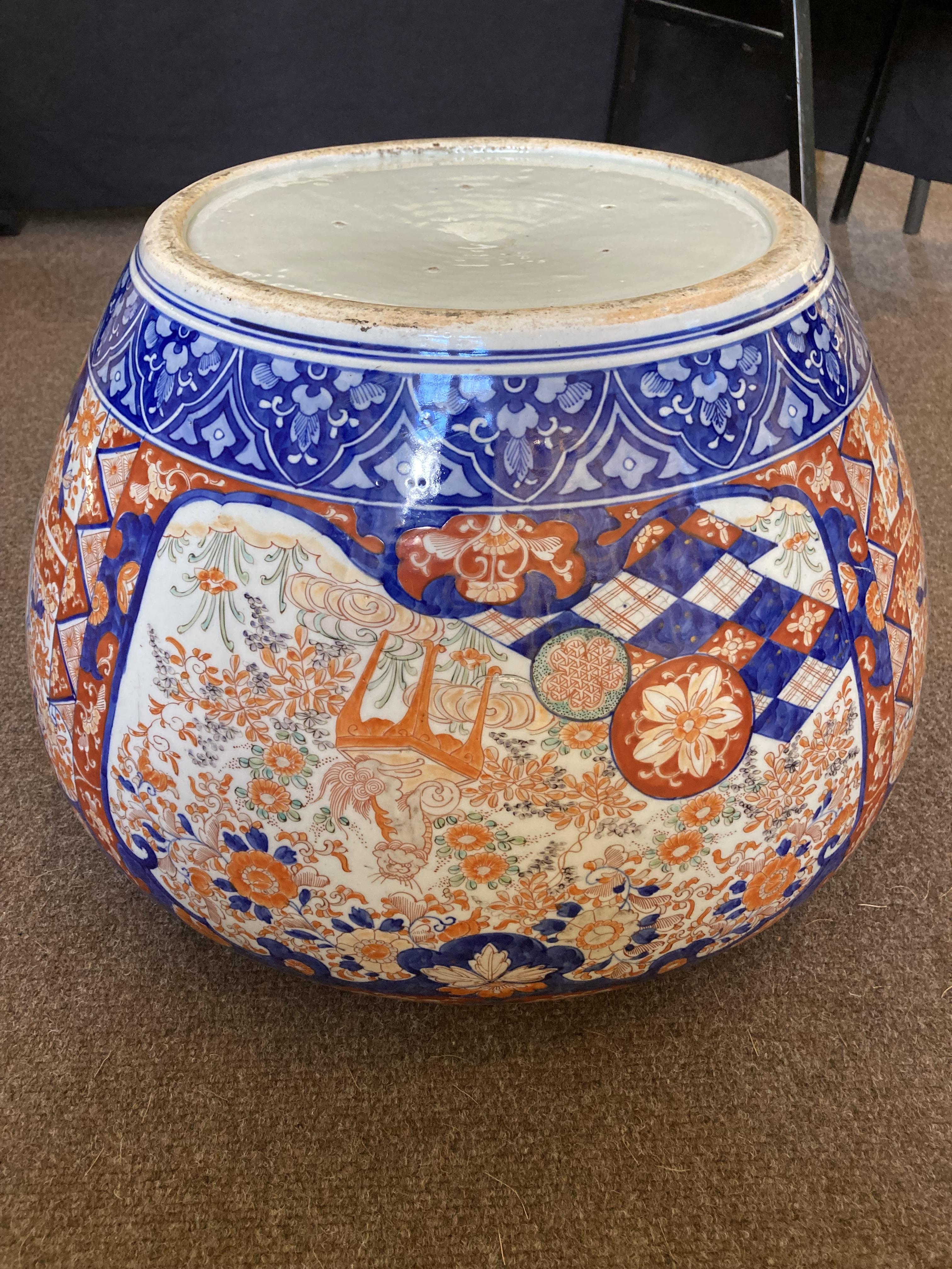 Lot 167 - A LARGE JAPANESE IMARI FISH BOWL, MEIJI