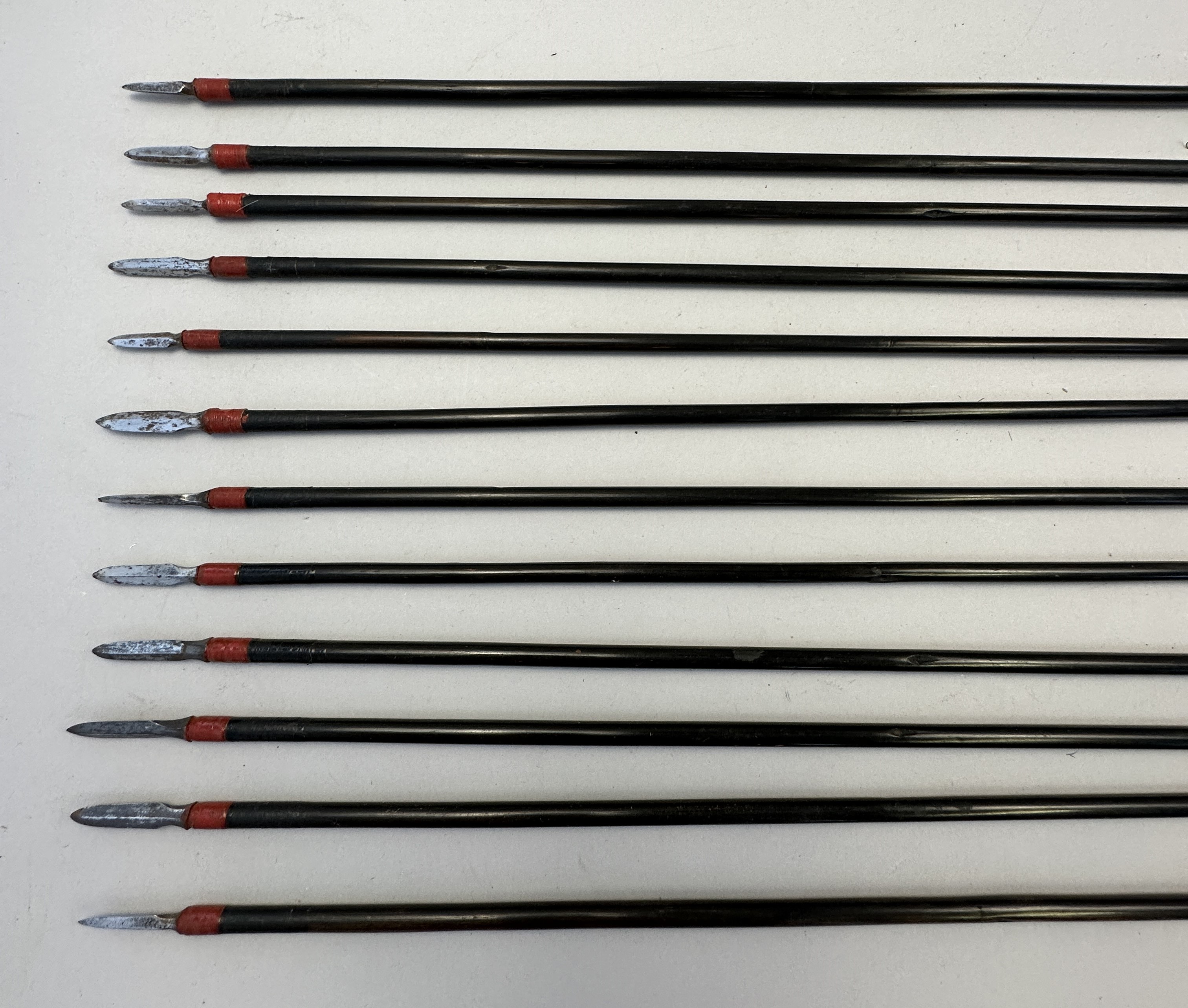 Lot 1 - A JAPANESE BOW (YUMI), BOW-STRING REEL, TWELVE