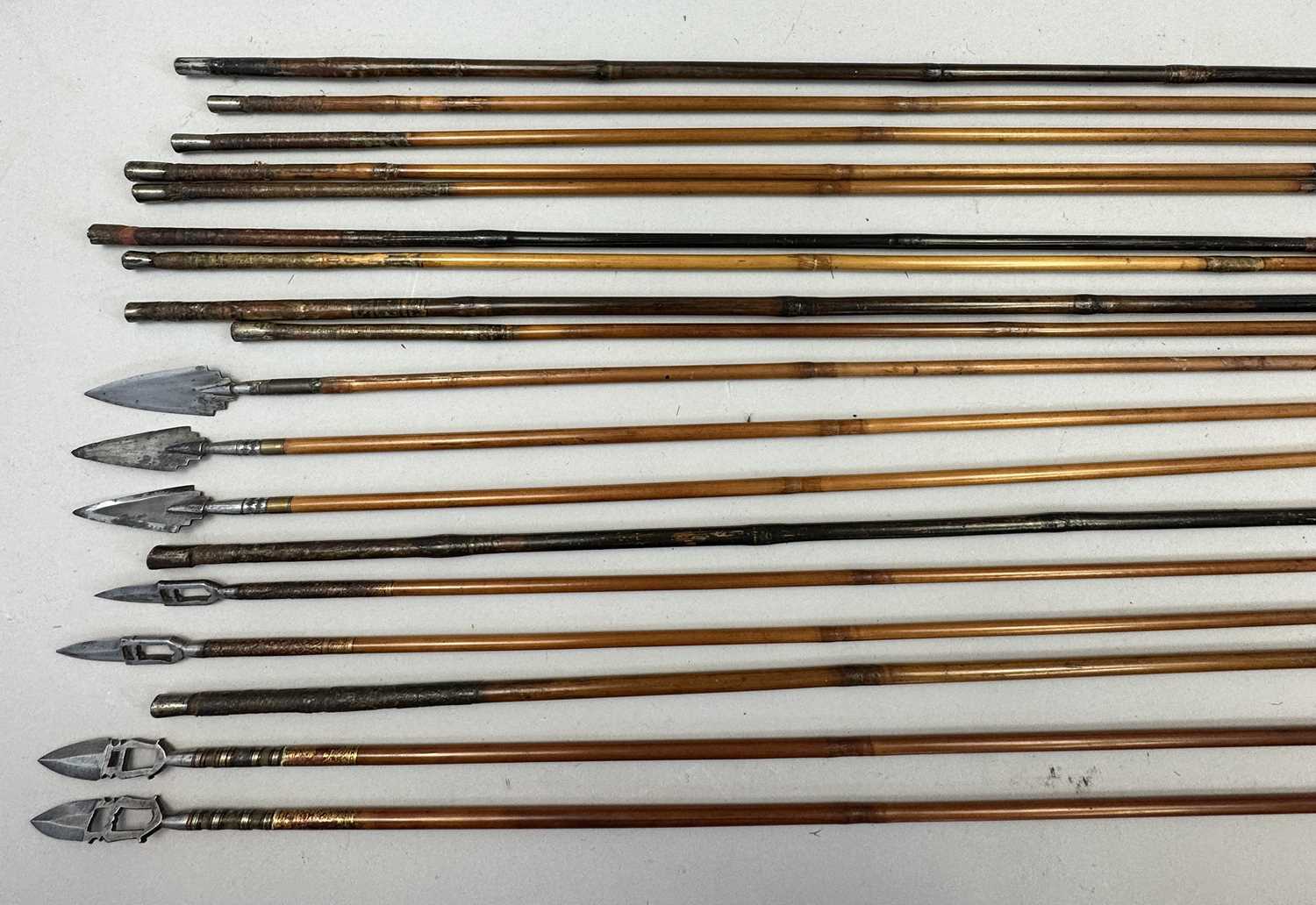 Lot 34 - EIGHTEEN INDIAN ARROWS, 18TH/19TH CENTURY