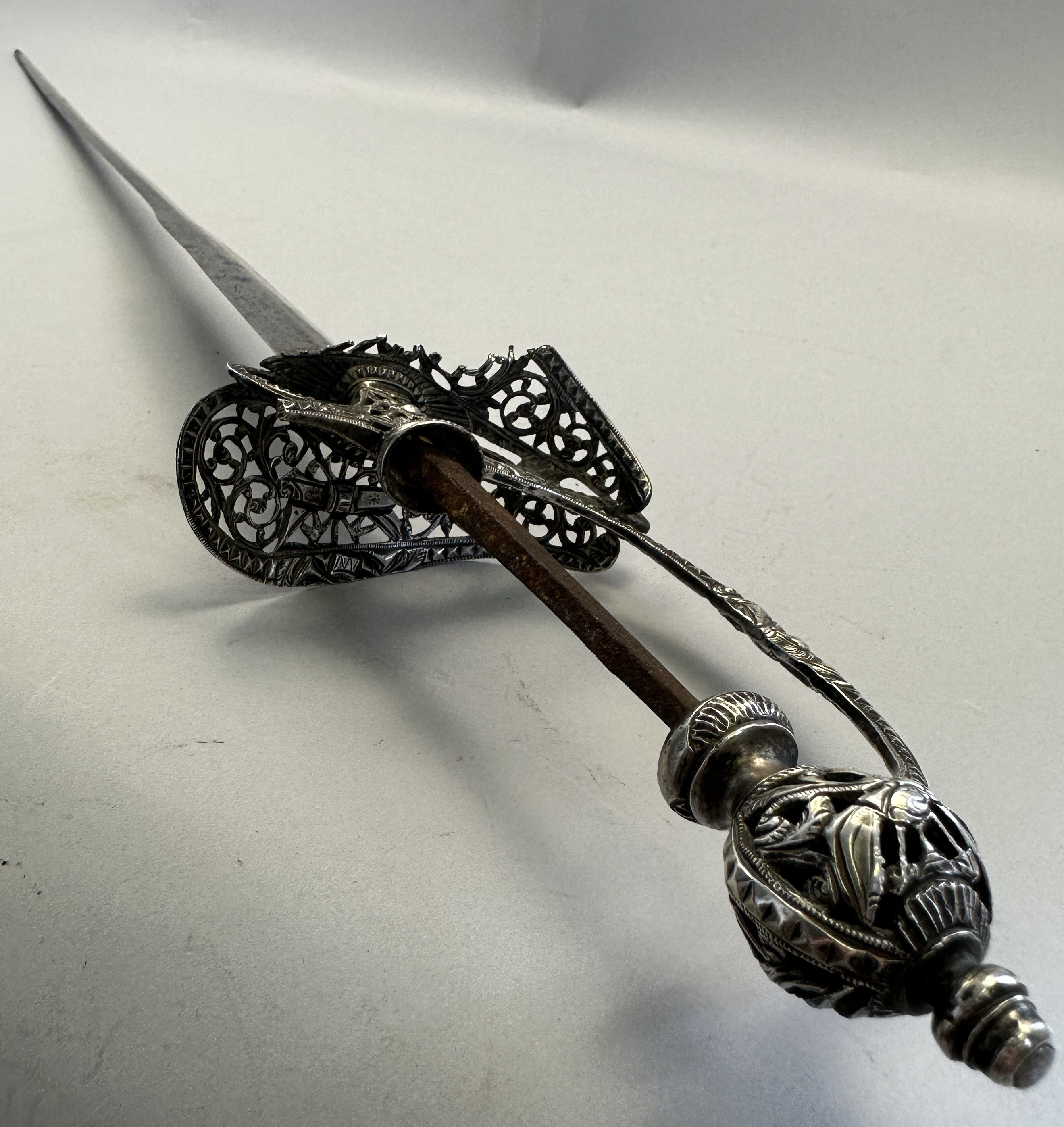 Lot 572 - A SILVER-HILTED SMALL-SWORD, LONDON, 1761,