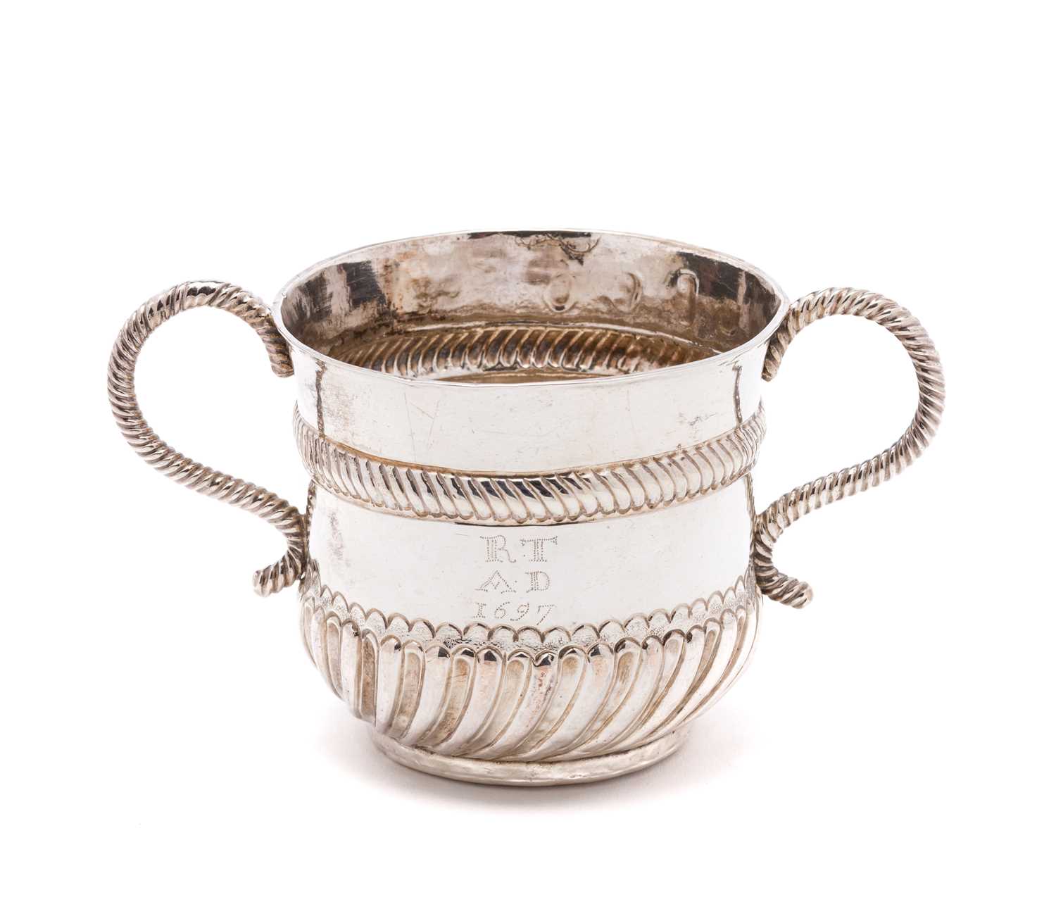 Lot 409 - A WILLIAM III SILVER PORRINGER^ JOHN CORY^