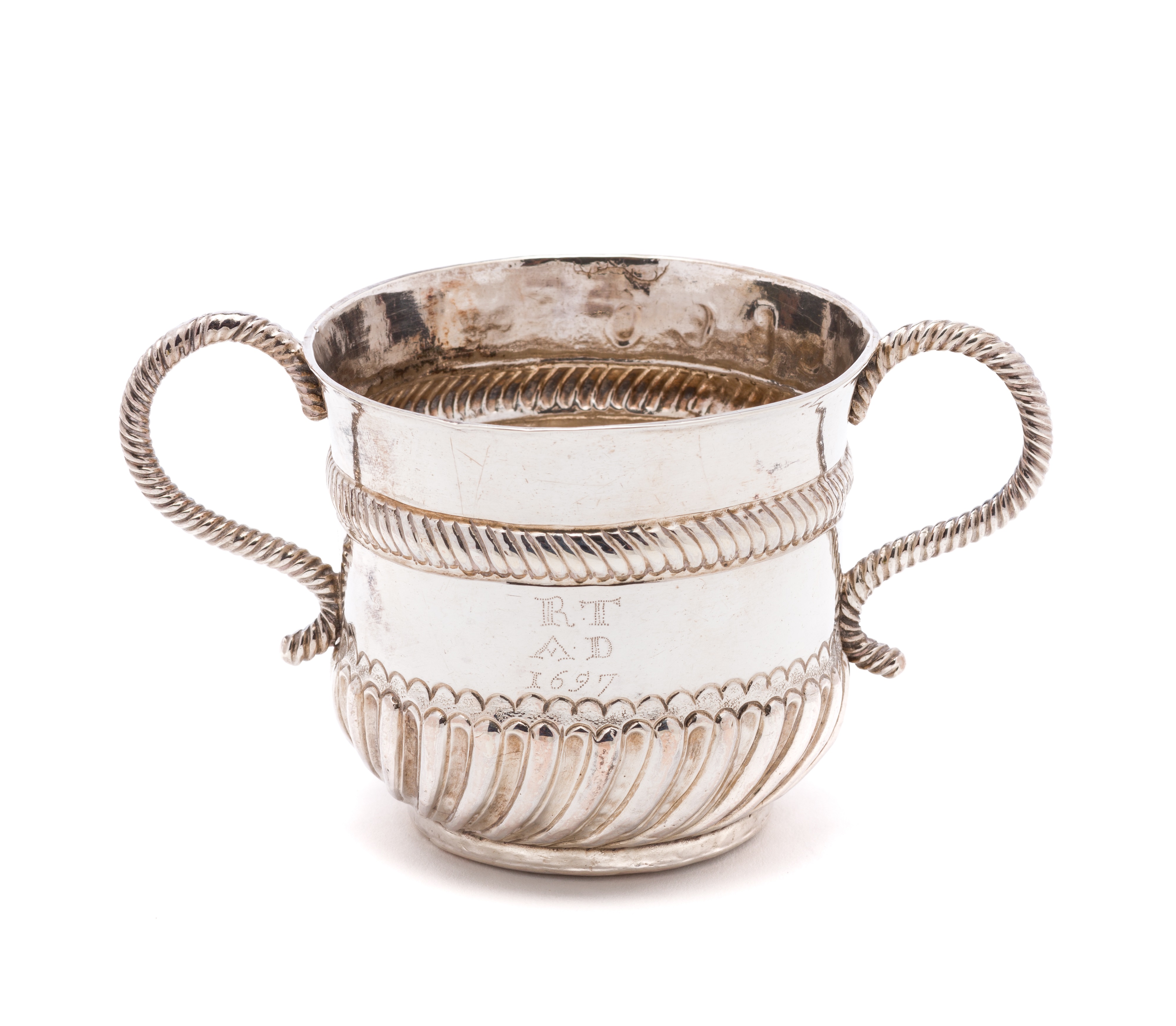 Lot 409 - A WILLIAM III SILVER PORRINGER^ JOHN CORY^