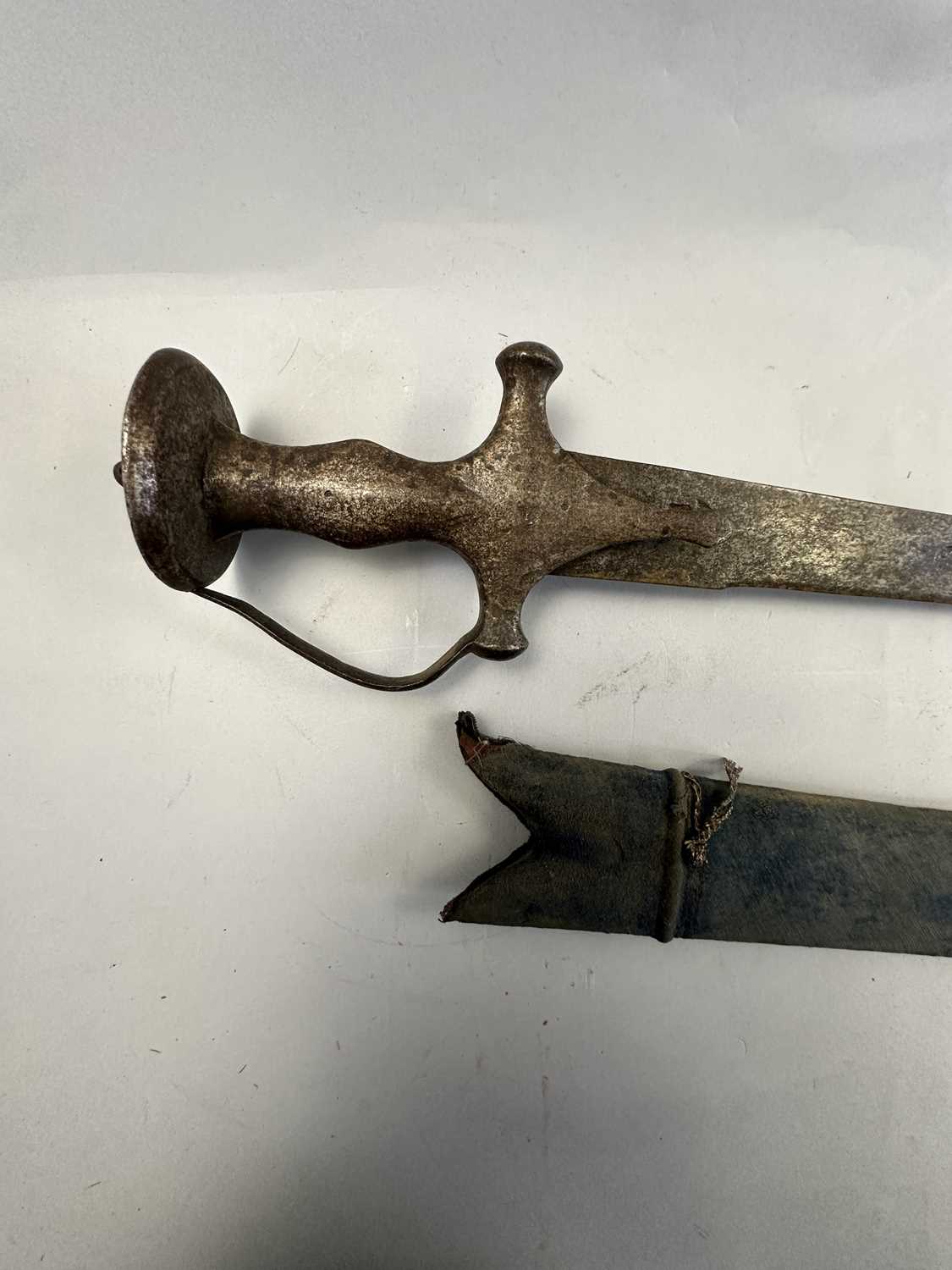 Lot 329 - AN INDIAN TALWAR, LATE 18TH/19TH CENTURY