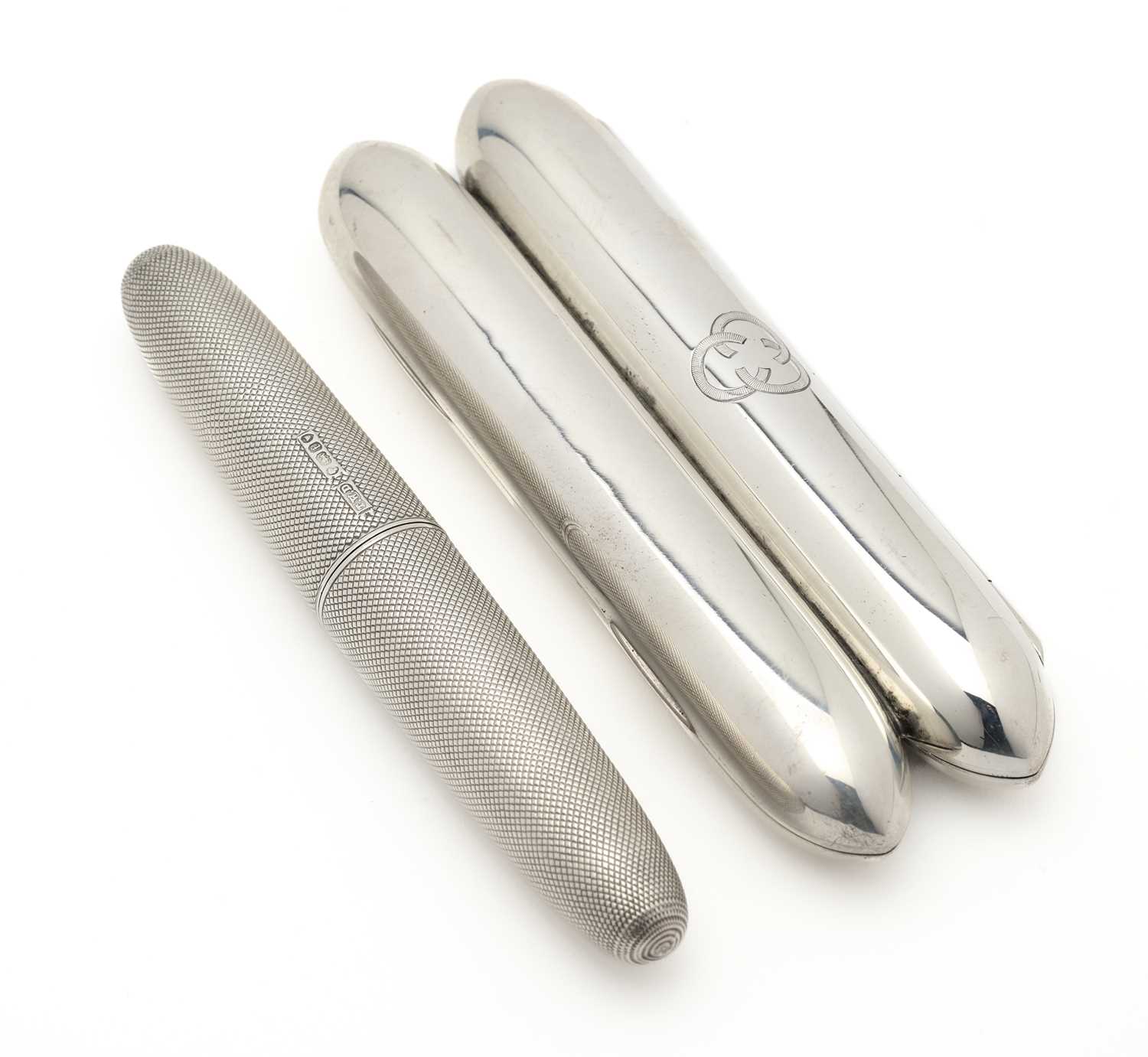 Lot 229 - A VICTORIAN SILVER DOUBLE CIGAR CONTAINER