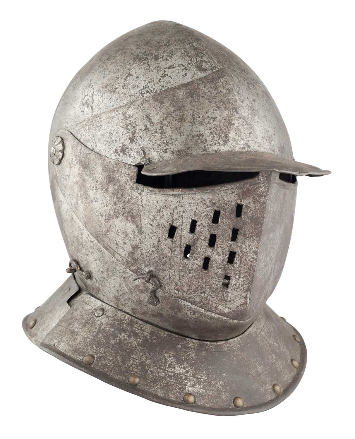 Lot 197 - A NORTH ITALIAN CLOSE HELMET, FIRST QUARTER