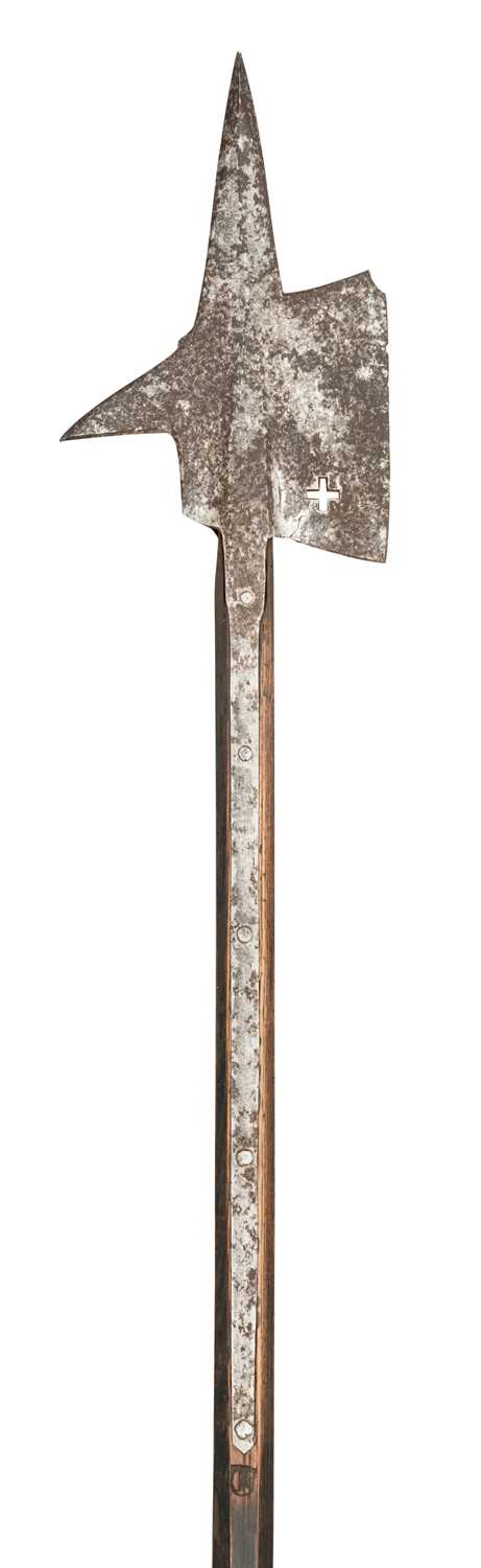 Lot 246 - A GERMAN HALBERD, MID-16TH CENTURY AND A
