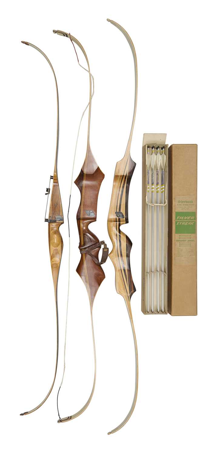 Lot 142 - TWENTY-ONE RECURVE BOWS AND FIVE BOXES OF