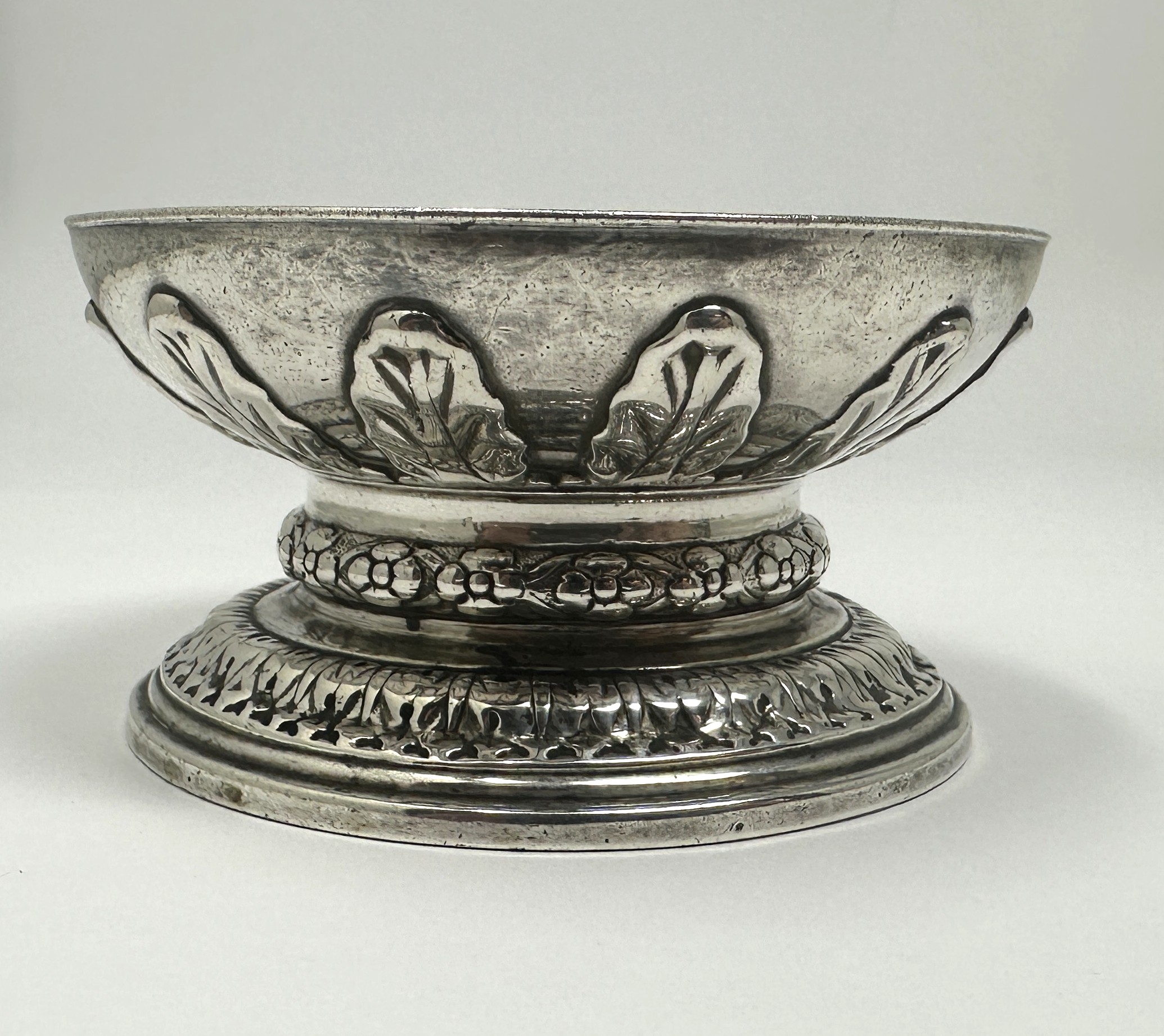 Lot 236 - A GEORGE II SILVER SALT CELLAR, ANNE