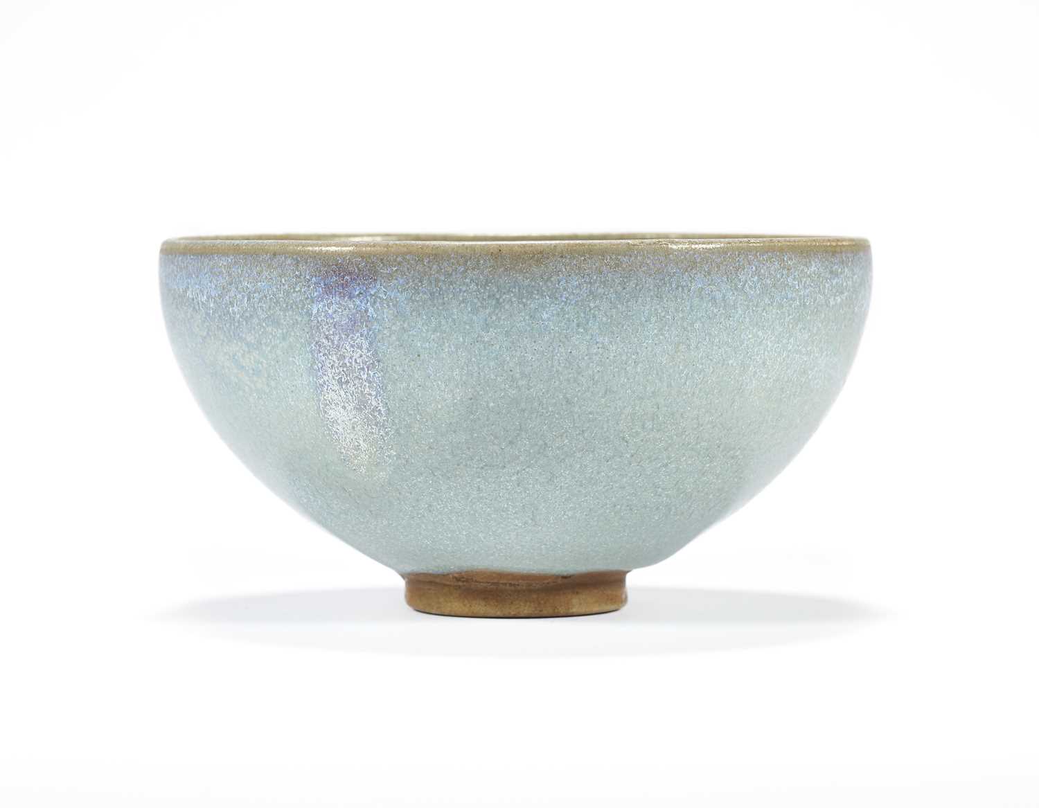 Lot 125 - A CHINESE JUN BOWL, YUAN/EARLY MING DYNASTY,