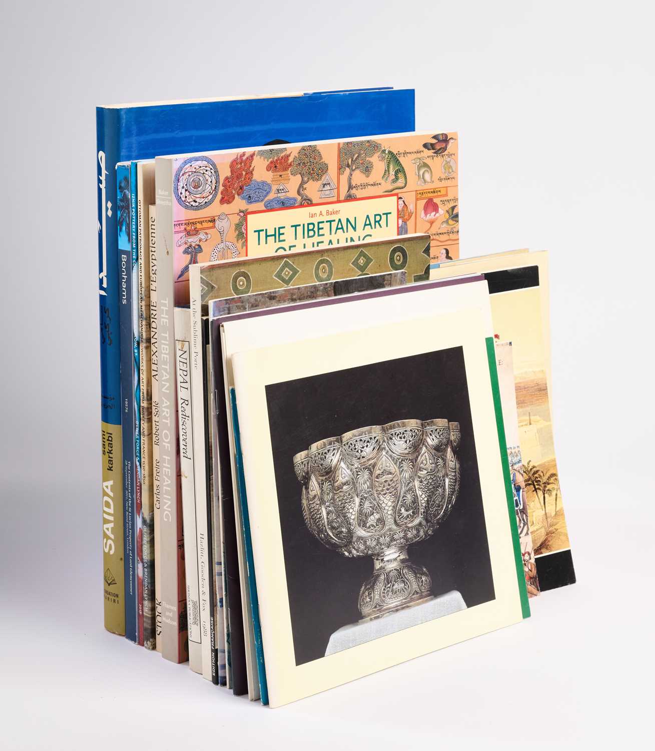 Lot 383 - A MISCELLANEOUS COLLECTION OF BOOKS AND