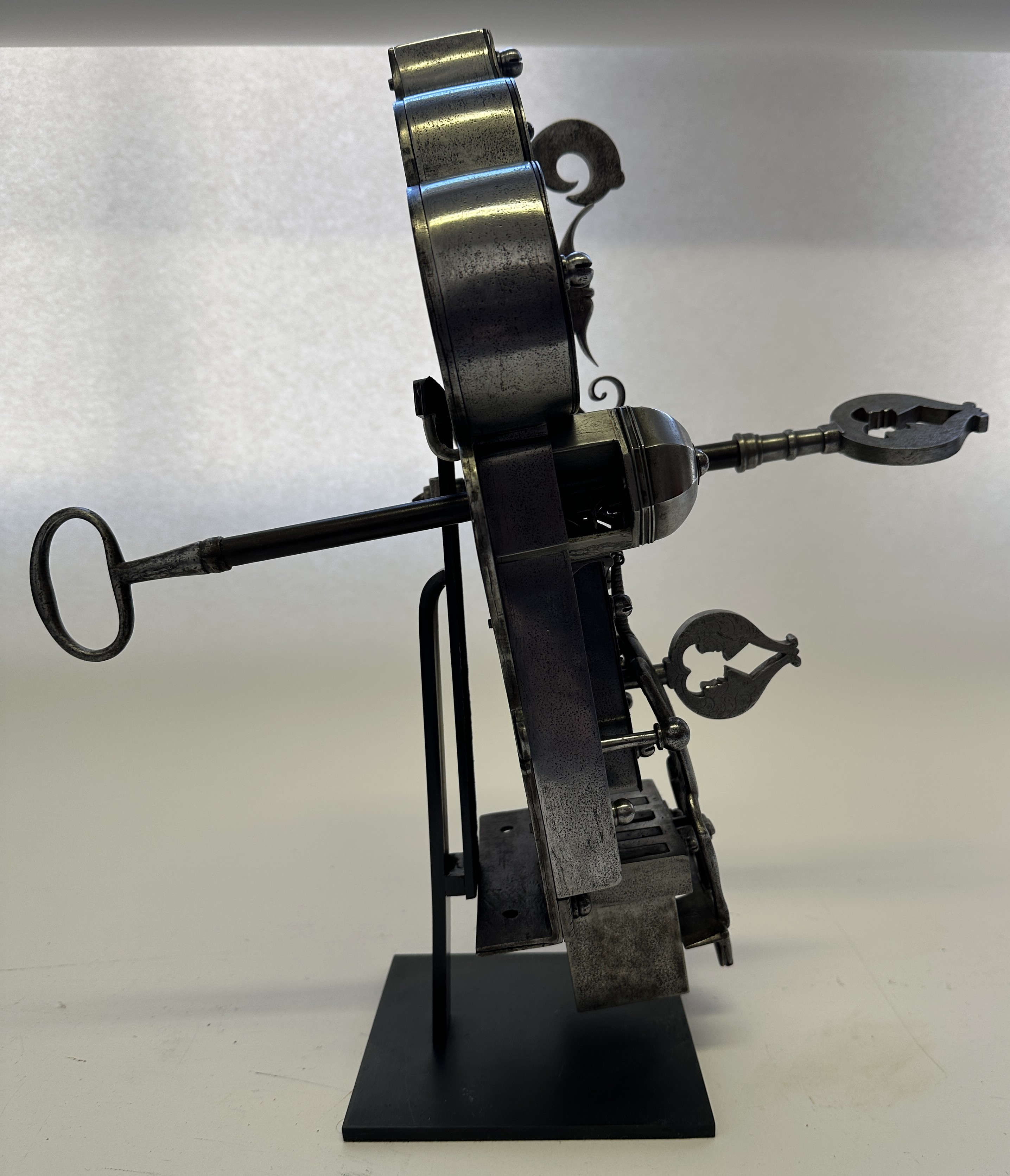 Lot 131 - A RARE LARGE GERMAN DOOR LOCK, 17TH CENTURY