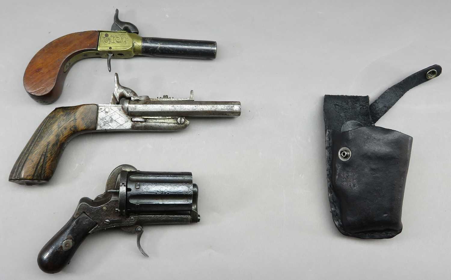 Lot 377 - A 54 BORE BOX-LOCK PERCUSSION POCKET PISTOL