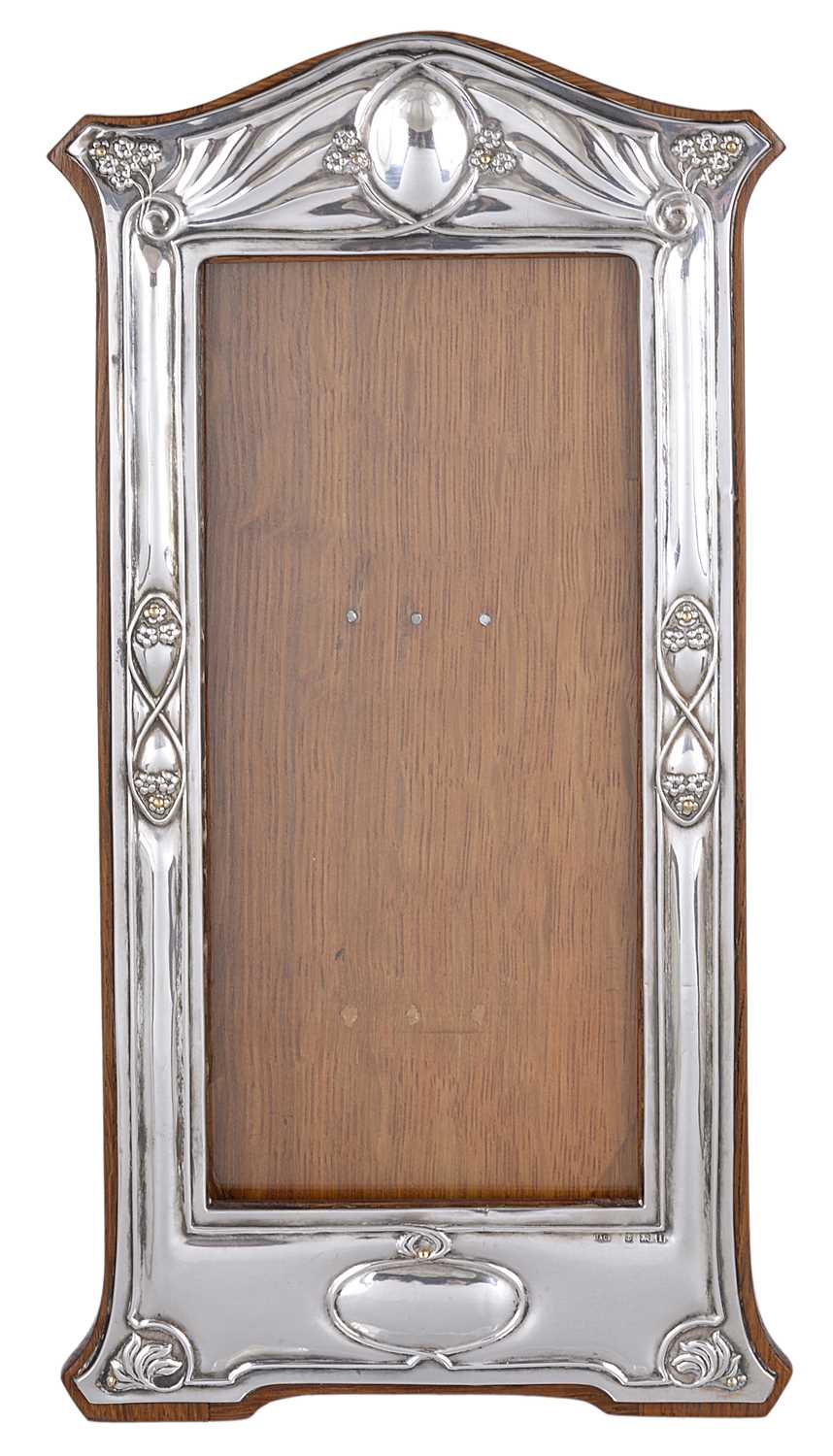Lot 335 - AN EDWARDIAN SILVER PHOTOGRAPH FRAME