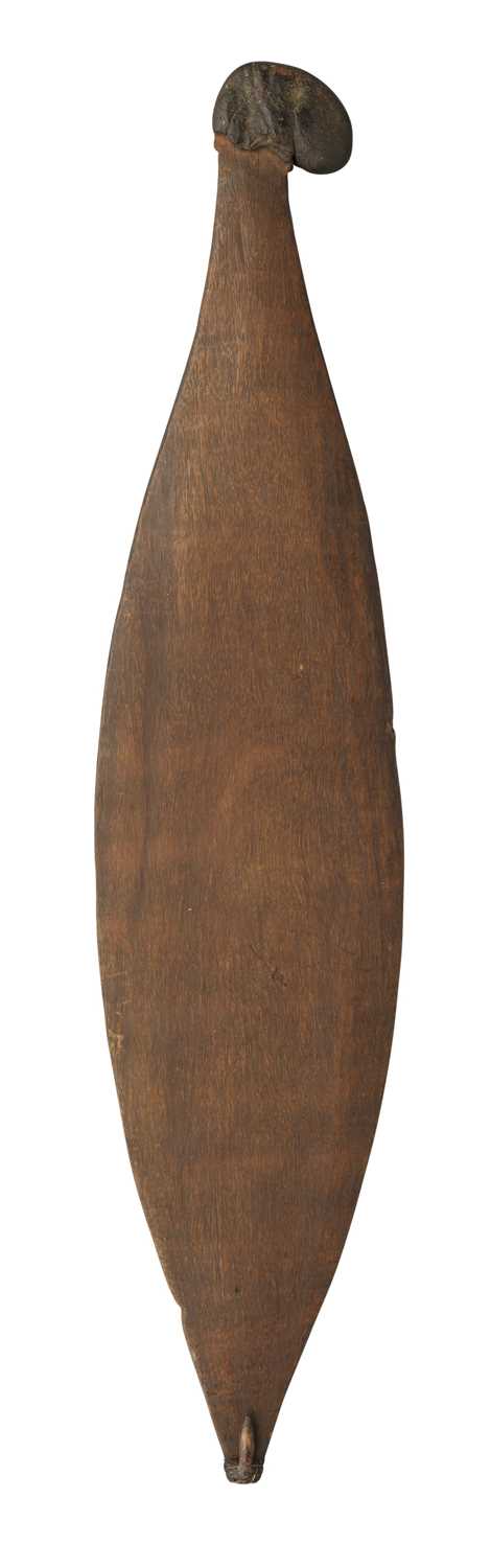 Lot 80 - AN ABORIGINAL SPEAR THROWER