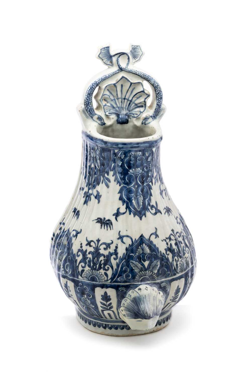 Lot 19 - A CHINESE BLUE AND WHITE CISTERN, KANGXI