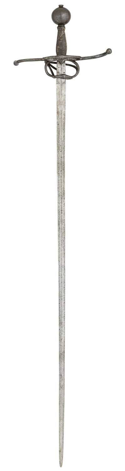 Lot 53 - A FINE GERMAN SWORD-RAPIER, LAST QUARTER OF