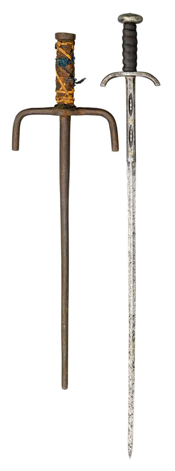 Lot 13 - A JAPANESE HELMET BREAKER (HACHIWARA)