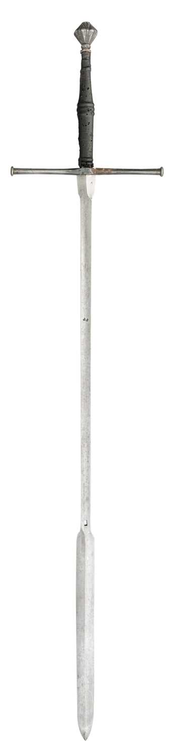 Lot 174 - A GERMAN BOAR-HUNTING SWORD (SCHWEINSDEGEN)