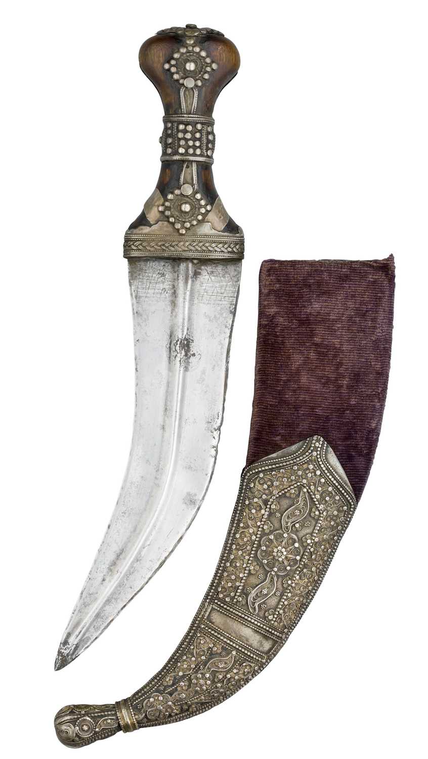 Lot 21 - AN ARAB DAGGER (JAMBIYA)